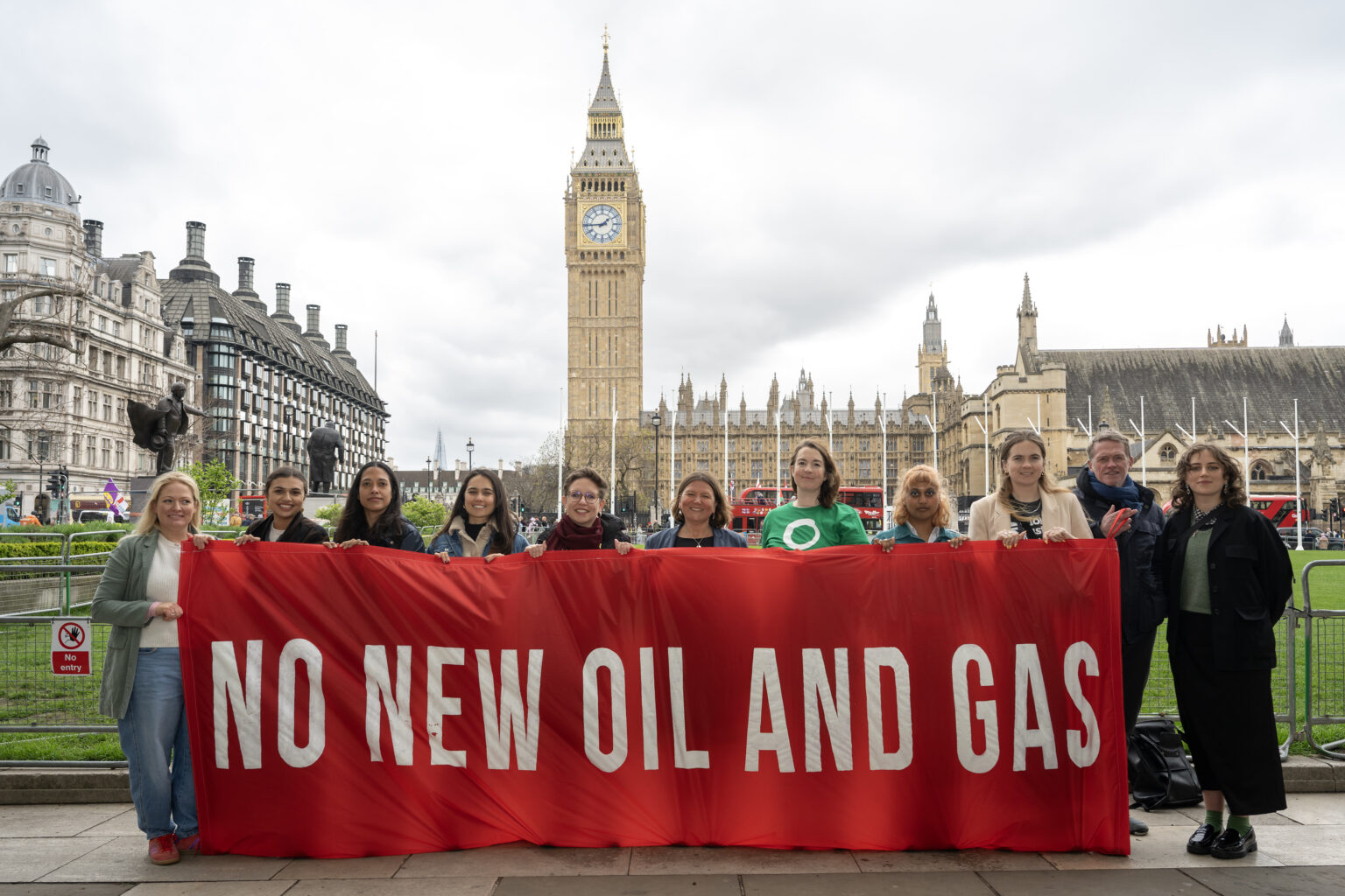 Breakthrough in fight against new oil and gas - Friends of the Earth ...
